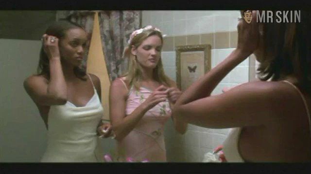 Hottest Love Stinks Scenes Sexiest Pics And Clips Mr Skin